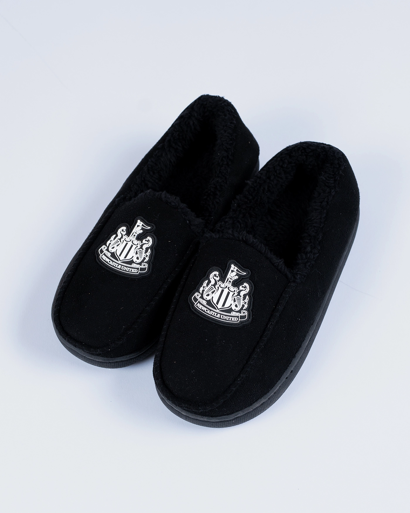 Newcastle United Youth's Black Fleece Lined Slippers